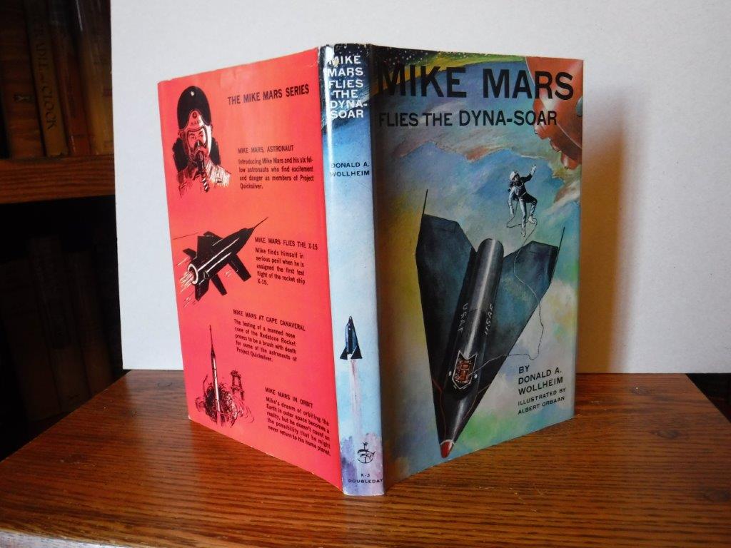 Mike Mars Flies the Dyna-Soar