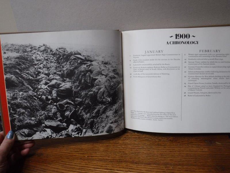 1900 (A Studio Book)